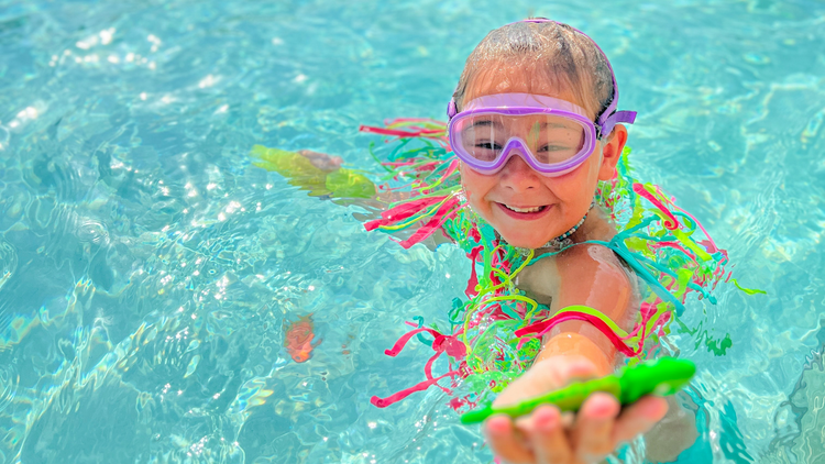 Frogglez Goggles Protect your Child’s Eyes from Sunburn – Frogglez ...